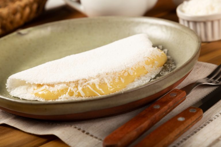 Como fazer tapioca: guia completo para preparar receitas na frigideira ...